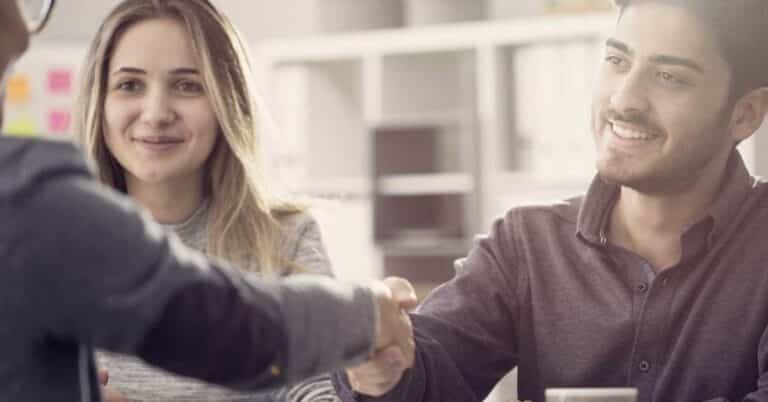 How to Engage with Customers in Conversation